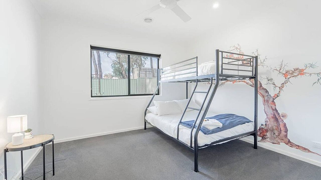 Parkland Garden Retreat | Maiden Gully | Holiday Rental Specialists