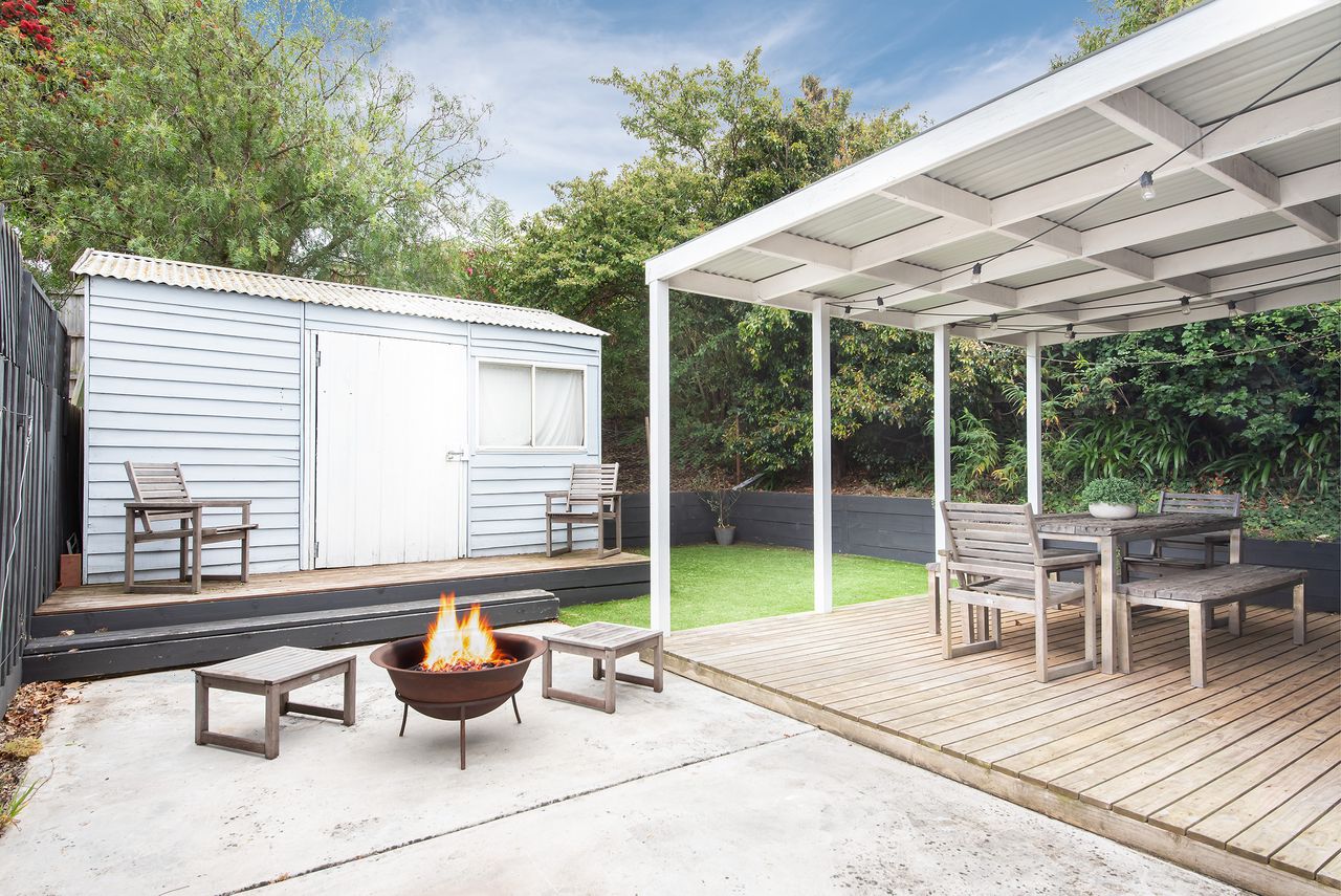 Cutest Cottage on Fourth walk to the Beach in Rosebud | Property Mums