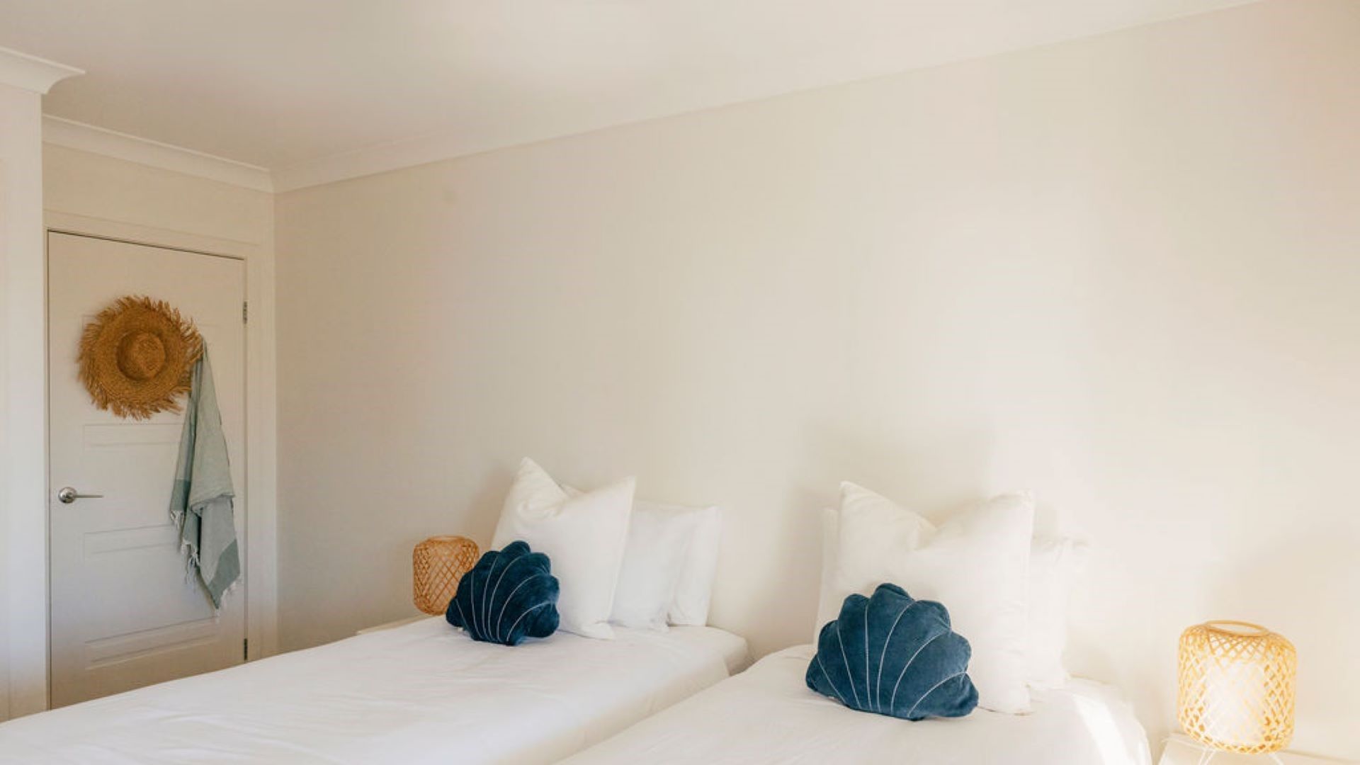 SUNNY'S 2 - Front Row Seats to Sunset | Holiday Yamba - Holiday Yamba