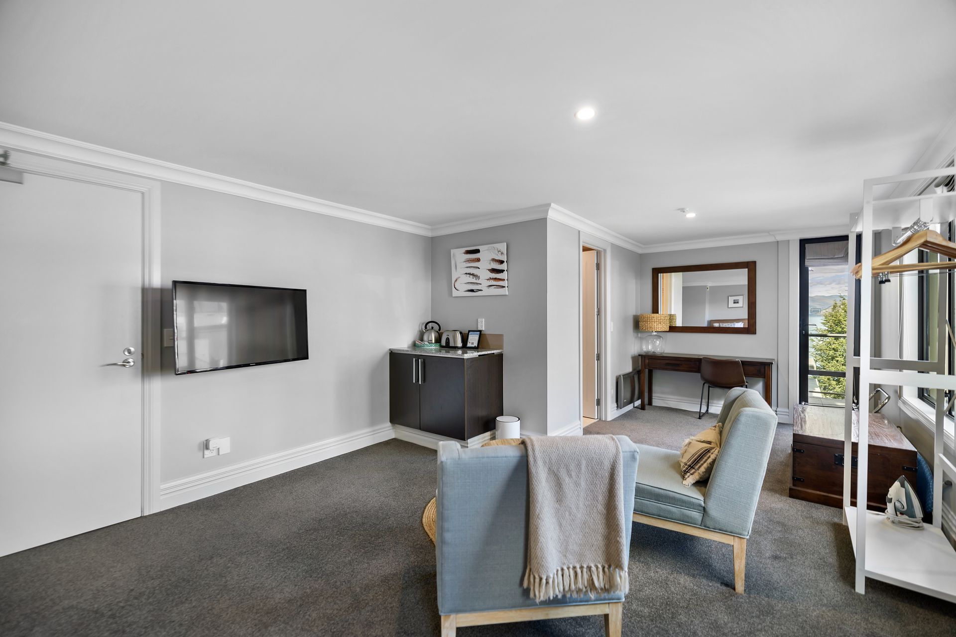 Lakefront at 911 The Beacon | Studio - Relaxaway Holiday Homes