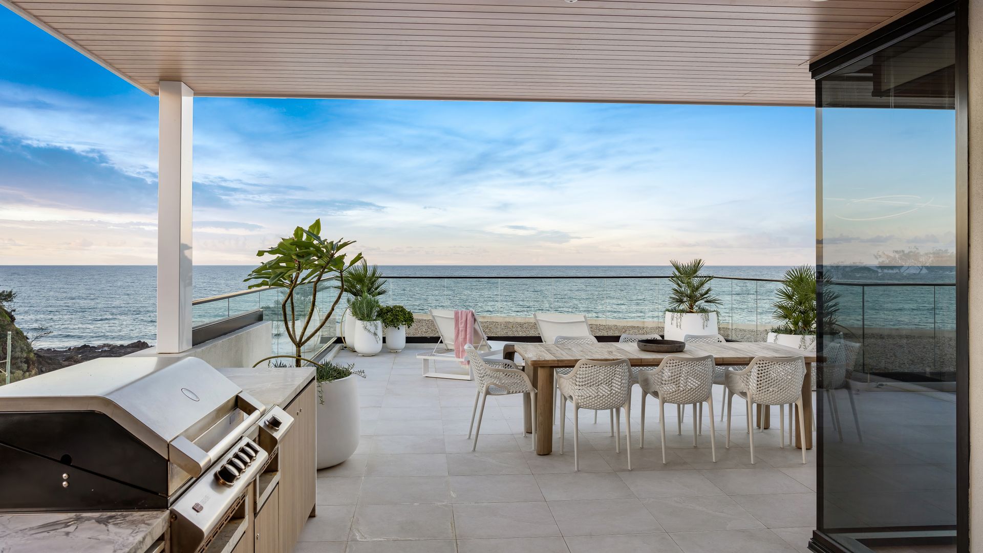 Penthouse First Bay Coolum - Prestige Holiday Homes