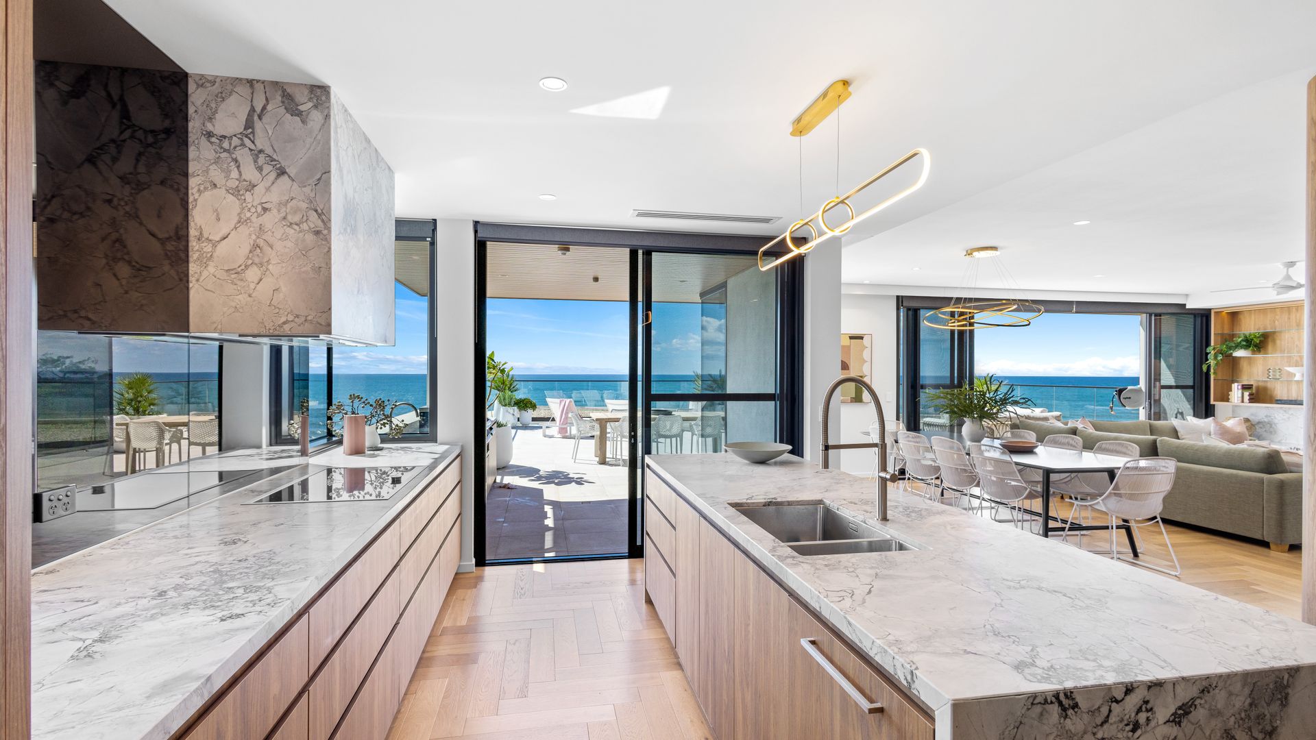 Penthouse First Bay Coolum - Prestige Holiday Homes