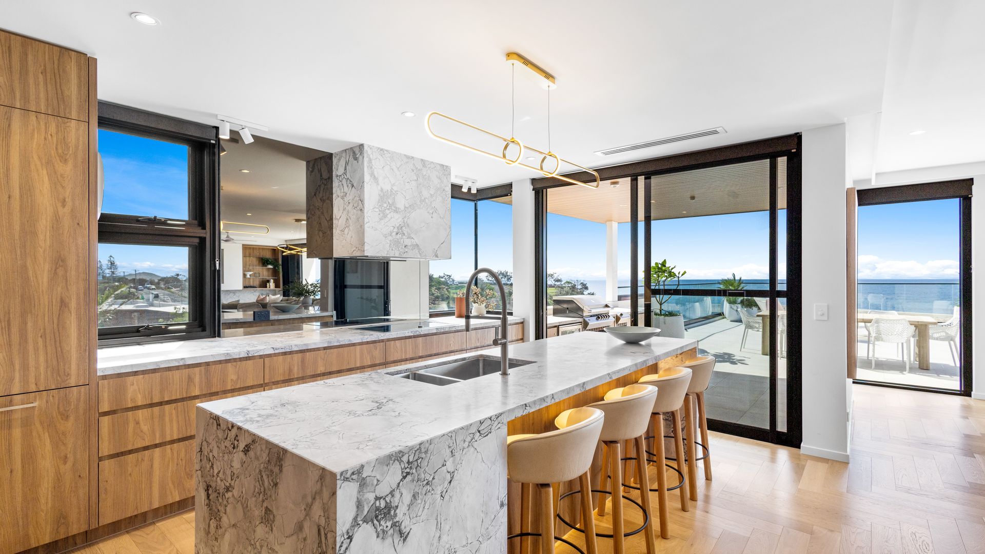 Penthouse First Bay Coolum - Prestige Holiday Homes